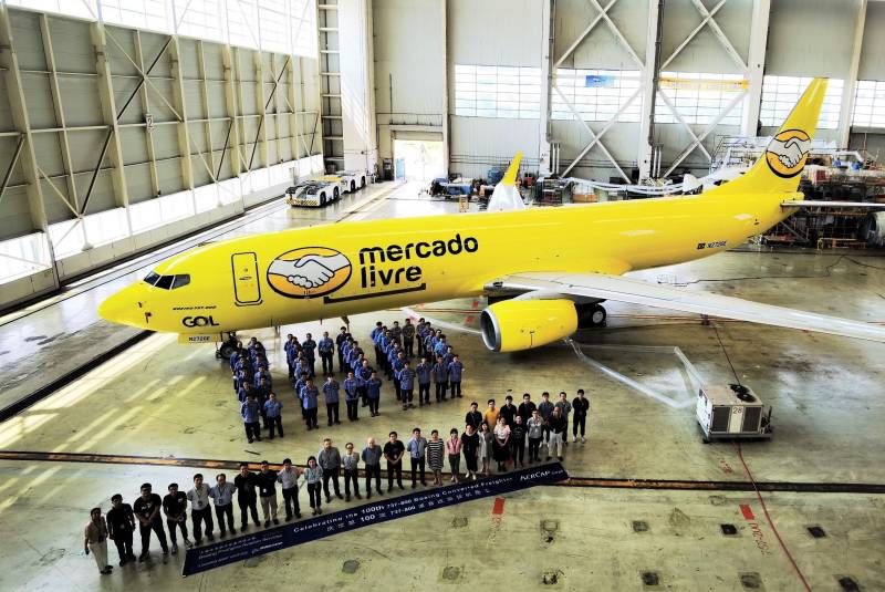 Boeing entrega el pedido número 100 del 737-800 BCF a AerCap - EspacioAereo