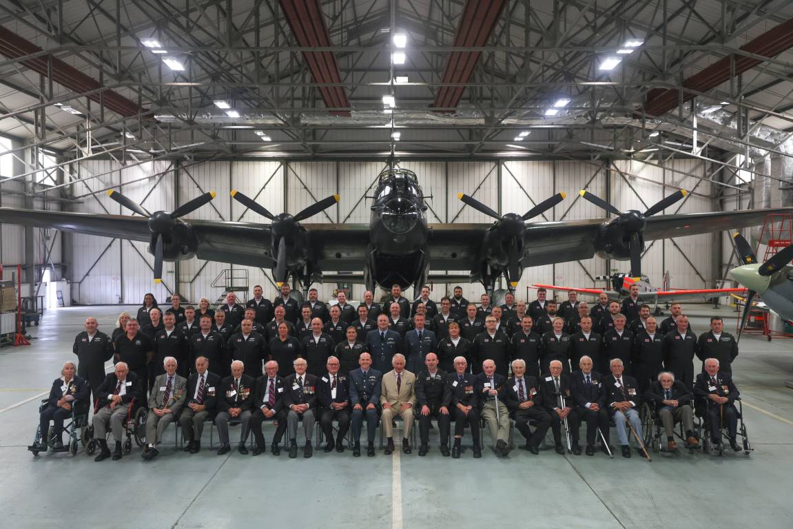 Su Majestad el Rey se reúne con veteranos de la II Guerra Mundial y el ...
