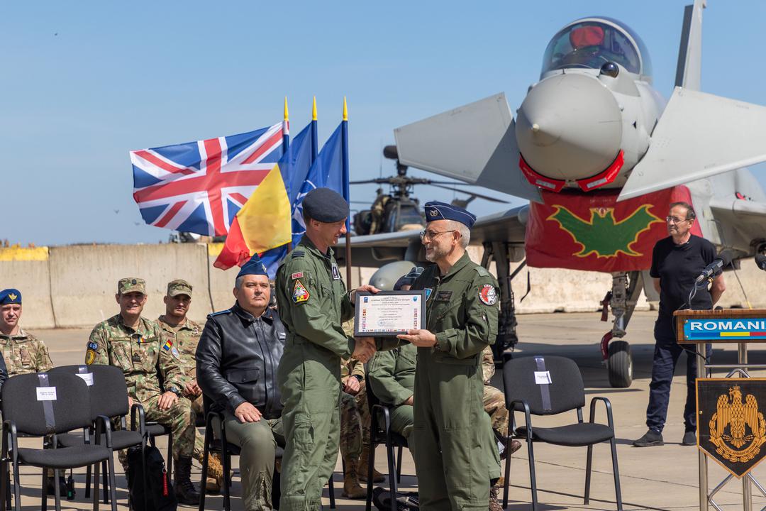 Un escuadrón de cazas de la RAF llega a Rumanía para codirigir una ...
